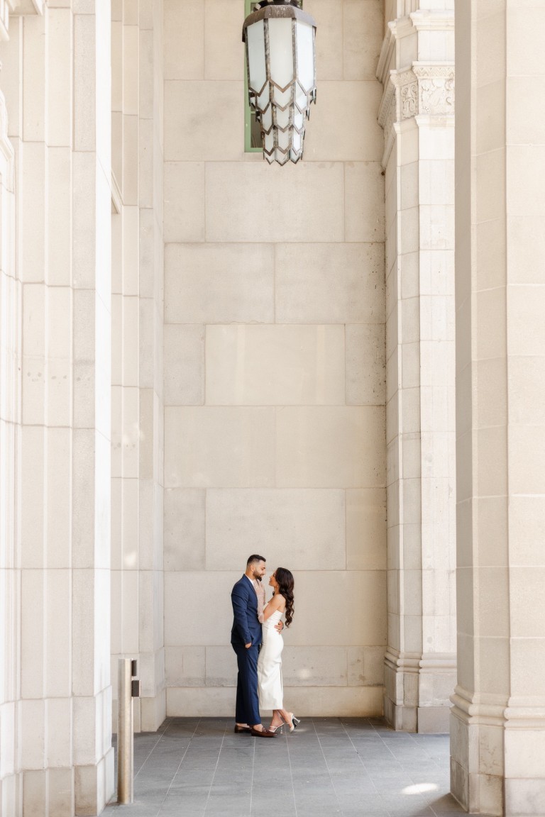 A Modern Styled Engagement Shoot in Downtown Toronto | Purple Tree ...